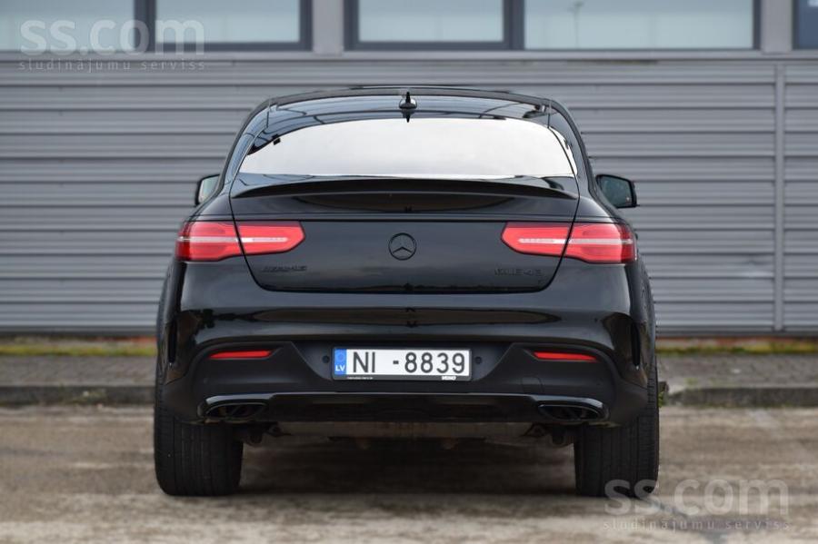 Черный Мерседес GLE 43 AMG 2017 в Рига, объемом двигателя 3.00 л и пробегом 170 тыс. км за 29990 €, фото 9 на AUTOMOTO.COM.LV