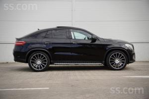 Черный Мерседес GLE 43 AMG 2018 в Рига, объемом двигателя 3.00 л и пробегом 255 тыс. км за 33000 €, фото 7 на AUTOMOTO.COM.LV