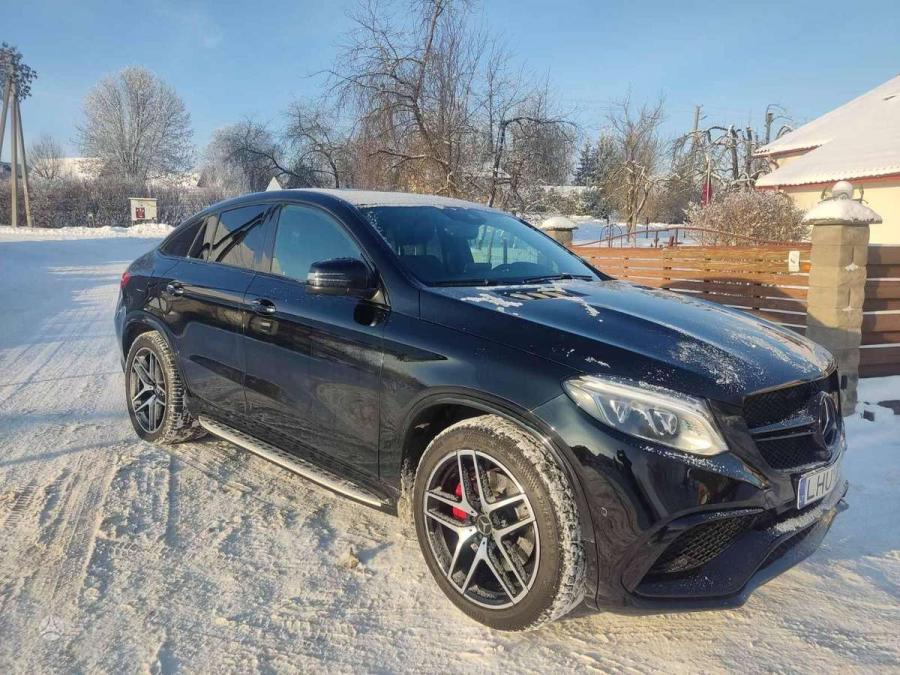 Black Mercedes-Benz GLE 43 AMG 2017 in Jonava, with an engine capacity of 3.00 L and mileage of 151 thousand km for 36500 €, photo 1 on AUTOMOTO.COM.LV