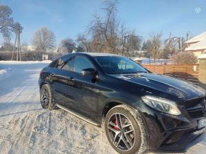 Black Mercedes-Benz GLE 43 AMG 2017 in Jonava, with an engine capacity of 3.00 L and mileage of 151 thousand km for 36500 €, photo 4 on AUTOMOTO.COM.LV
