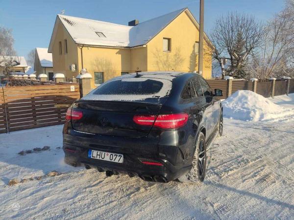 Melns Mercedes-Benz GLE 43 AMG 2017 Jonava, ar dzinēja tilpumu 3.00 L un nobraukumu 151 tūkst. km par 36500 €, foto 5 vietnē AUTOMOTO.COM.LV