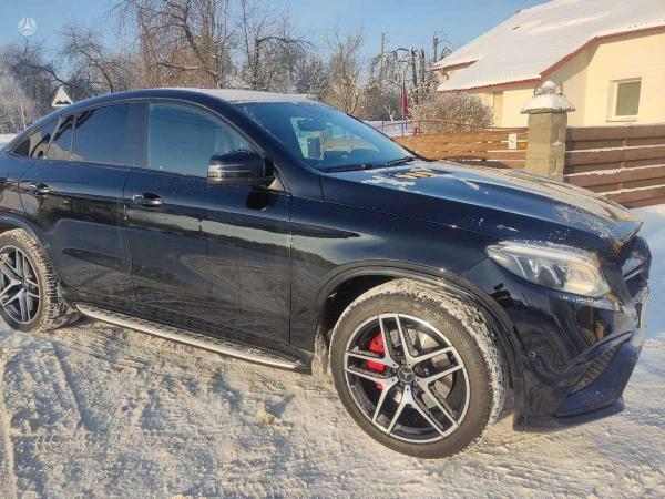 Melns Mercedes-Benz GLE 43 AMG 2017 Jonava, ar dzinēja tilpumu 3.00 L un nobraukumu 151 tūkst. km par 36500 €, foto 10 vietnē AUTOMOTO.COM.LV