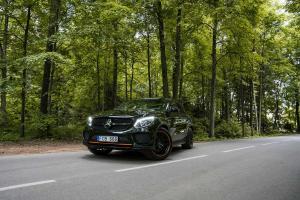 Melns Mercedes-Benz GLE 43 AMG 2018 Kauņa, ar dzinēja tilpumu 3.00 L un nobraukumu 165 tūkst. km par 37999 €, foto 3 vietnē AUTOMOTO.COM.LV