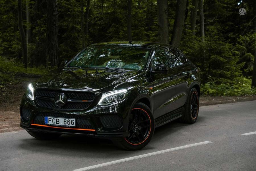 Melns Mercedes-Benz GLE 43 AMG 2018 Kauņa, ar dzinēja tilpumu 3.00 L un nobraukumu 165 tūkst. km par 37999 €, foto 5 vietnē AUTOMOTO.COM.LV