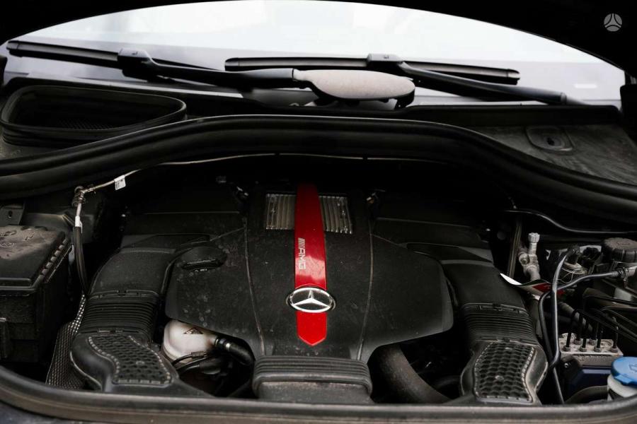Melns Mercedes-Benz GLE 43 AMG 2018 Kauņa, ar dzinēja tilpumu 3.00 L un nobraukumu 165 tūkst. km par 37999 €, foto 10 vietnē AUTOMOTO.COM.LV