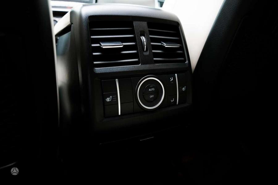 Melns Mercedes-Benz GLE 43 AMG 2018 Kauņa, ar dzinēja tilpumu 3.00 L un nobraukumu 165 tūkst. km par 37999 €, foto 11 vietnē AUTOMOTO.COM.LV