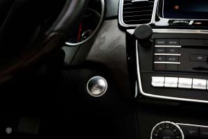 Melns Mercedes-Benz GLE 43 AMG 2018 Kauņa, ar dzinēja tilpumu 3.00 L un nobraukumu 165 tūkst. km par 37999 €, foto 12 vietnē AUTOMOTO.COM.LV