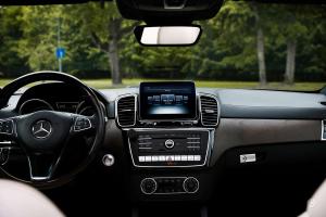 Melns Mercedes-Benz GLE 43 AMG 2018 Kauņa, ar dzinēja tilpumu 3.00 L un nobraukumu 165 tūkst. km par 37999 €, foto 15 vietnē AUTOMOTO.COM.LV