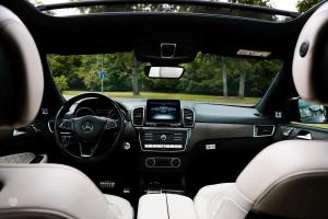 Melns Mercedes-Benz GLE 43 AMG 2018 Kauņa, ar dzinēja tilpumu 3.00 L un nobraukumu 165 tūkst. km par 37999 €, foto 16 vietnē AUTOMOTO.COM.LV