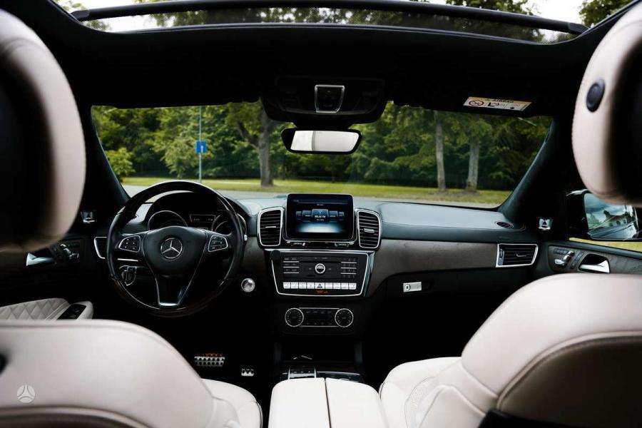 Melns Mercedes-Benz GLE 43 AMG 2018 Kauņa, ar dzinēja tilpumu 3.00 L un nobraukumu 165 tūkst. km par 37999 €, foto 16 vietnē AUTOMOTO.COM.LV