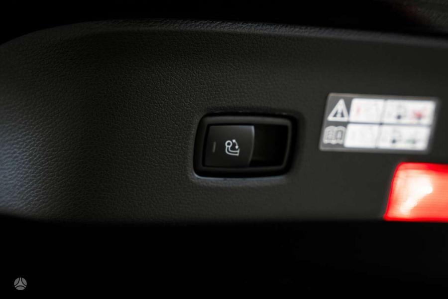 Melns Mercedes-Benz GLE 43 AMG 2018 Kauņa, ar dzinēja tilpumu 3.00 L un nobraukumu 165 tūkst. km par 37999 €, foto 19 vietnē AUTOMOTO.COM.LV
