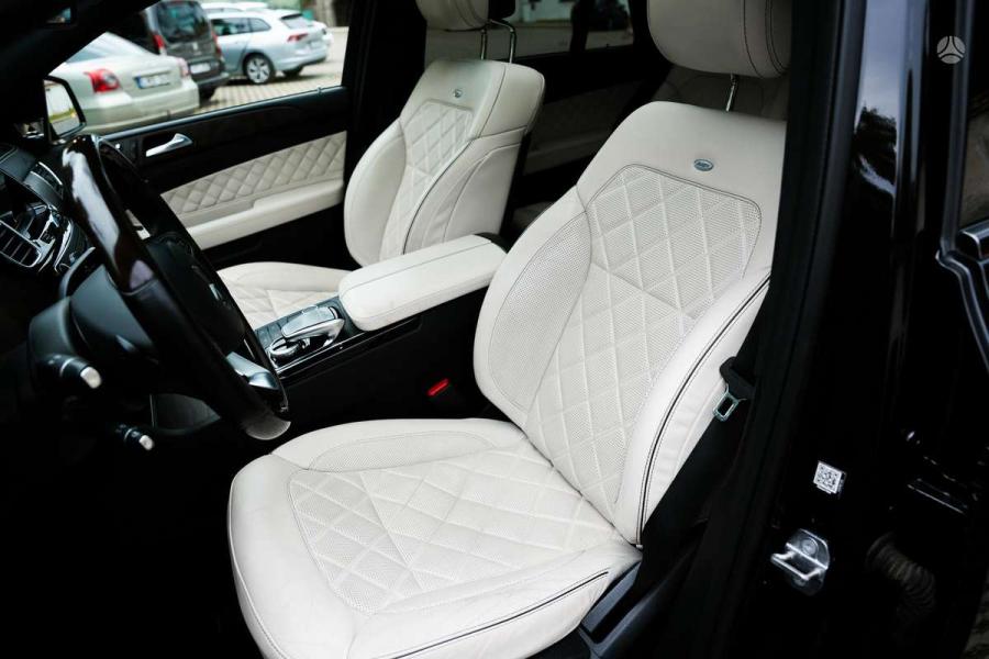 Melns Mercedes-Benz GLE 43 AMG 2018 Kauņa, ar dzinēja tilpumu 3.00 L un nobraukumu 165 tūkst. km par 37999 €, foto 29 vietnē AUTOMOTO.COM.LV