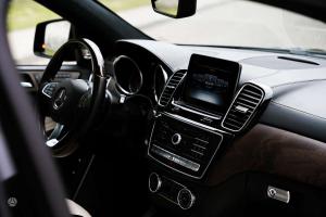 Melns Mercedes-Benz GLE 43 AMG 2018 Kauņa, ar dzinēja tilpumu 3.00 L un nobraukumu 165 tūkst. km par 37999 €, foto 35 vietnē AUTOMOTO.COM.LV
