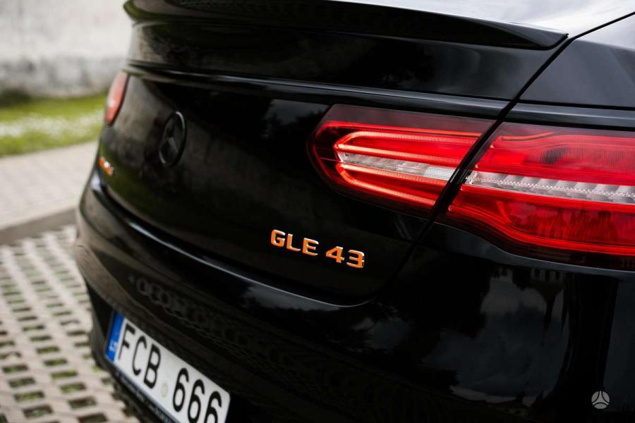 Melns Mercedes-Benz GLE 43 AMG 2018 Kauņa, ar dzinēja tilpumu 3.00 L un nobraukumu 165 tūkst. km par 37999 €, foto 38 vietnē AUTOMOTO.COM.LV