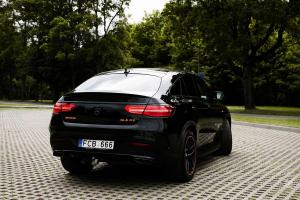 Melns Mercedes-Benz GLE 43 AMG 2018 Kauņa, ar dzinēja tilpumu 3.00 L un nobraukumu 165 tūkst. km par 37999 €, foto 41 vietnē AUTOMOTO.COM.LV