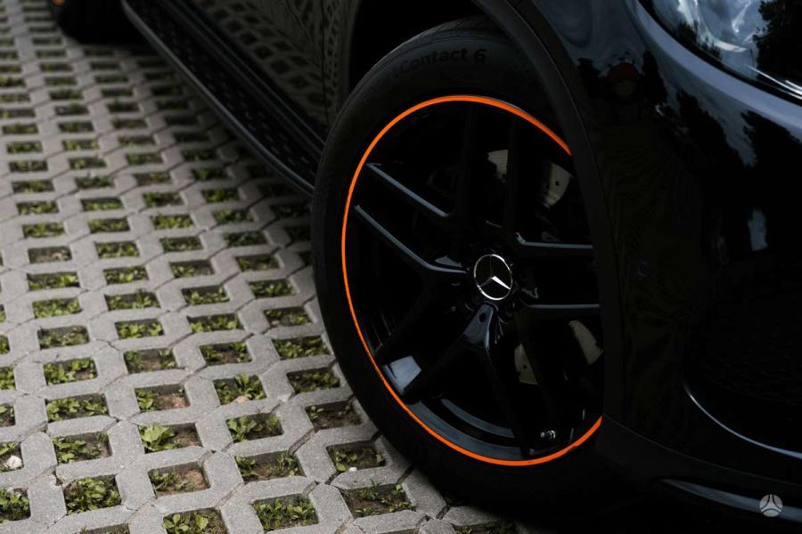 Melns Mercedes-Benz GLE 43 AMG 2018 Kauņa, ar dzinēja tilpumu 3.00 L un nobraukumu 165 tūkst. km par 37999 €, foto 46 vietnē AUTOMOTO.COM.LV