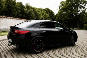 Melns Mercedes-Benz GLE 43 AMG 2018 Kauņa, ar dzinēja tilpumu 3.00 L un nobraukumu 165 tūkst. km par 37999 €, foto 47 vietnē AUTOMOTO.COM.LV