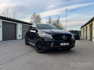 Melns Mercedes-Benz GLE 43 AMG 2018 Rīga, ar dzinēja tilpumu 3.00 L un nobraukumu 235 tūkst. km par 28000 €, foto  vietnē AUTOMOTO.COM.LV