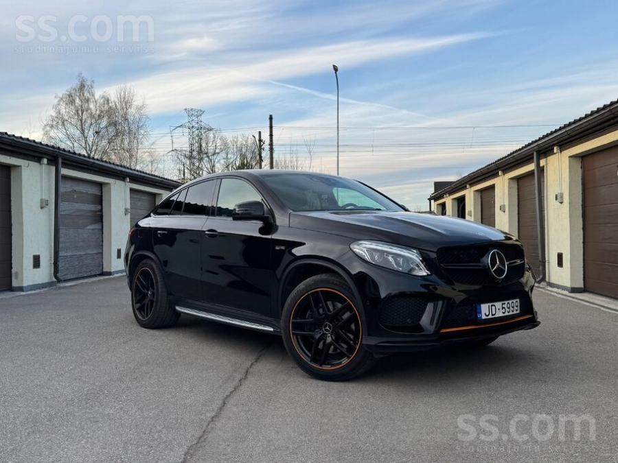 Melns Mercedes-Benz GLE 43 AMG 2018 Rīga, ar dzinēja tilpumu 3.00 L un nobraukumu 235 tūkst. km par 28000 €, foto 4 vietnē AUTOMOTO.COM.LV