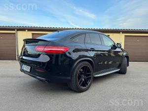 Melns Mercedes-Benz GLE 43 AMG 2018 Rīga, ar dzinēja tilpumu 3.00 L un nobraukumu 235 tūkst. km par 28000 €, foto 5 vietnē AUTOMOTO.COM.LV