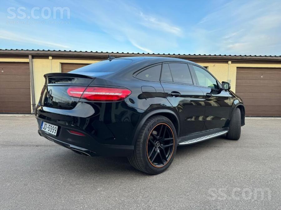 Melns Mercedes-Benz GLE 43 AMG 2018 Rīga, ar dzinēja tilpumu 3.00 L un nobraukumu 235 tūkst. km par 28000 €, foto 5 vietnē AUTOMOTO.COM.LV