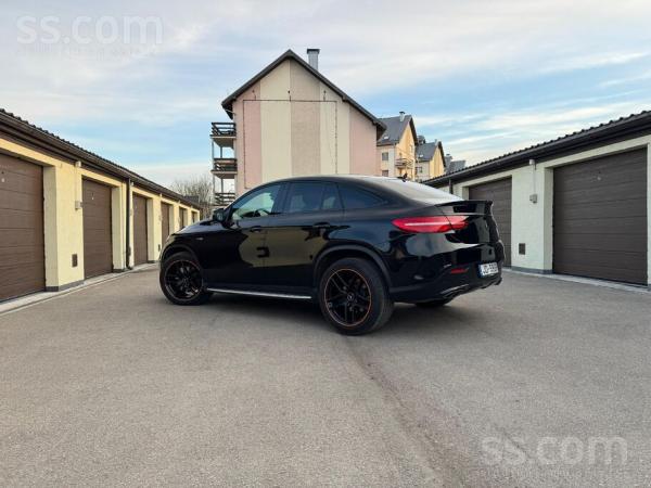 Черный Мерседес GLE 43 AMG 2018 в Рига, объемом двигателя 3.00 л и пробегом 235 тыс. км за 28000 €, фото 5 на AUTOMOTO.COM.LV