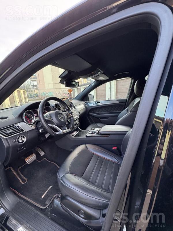 Черный Мерседес GLE 43 AMG 2018 в Рига, объемом двигателя 3.00 л и пробегом 235 тыс. км за 28000 €, фото 10 на AUTOMOTO.COM.LV