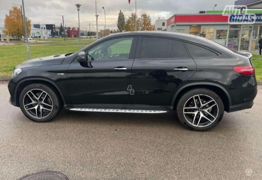 Melns Mercedes-Benz GLE 43 AMG 2019 Klaipėda, ar dzinēja tilpumu 3.00 L un nobraukumu 182 tūkst. km par 33499 €, foto 15 vietnē AUTOMOTO.COM.LV