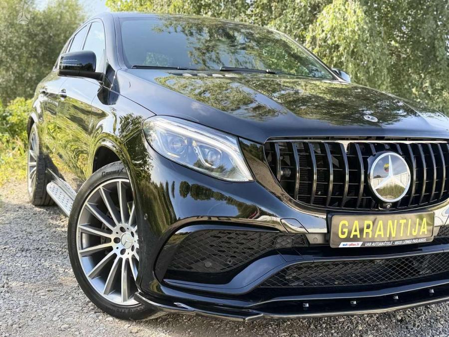 Melns Mercedes-Benz GLE 43 AMG 2019 Šauļi, ar dzinēja tilpumu 3.00 L un nobraukumu 120 tūkst. km par 38000 €, foto 3 vietnē AUTOMOTO.COM.LV