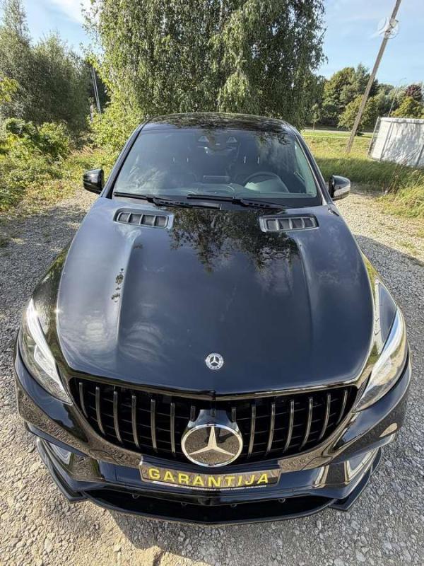 Black Mercedes-Benz GLE 43 AMG 2019 in Siauliai, with an engine capacity of 3.00 L and mileage of 120 thousand km for 38000 €, photo 11 on AUTOMOTO.COM.LV