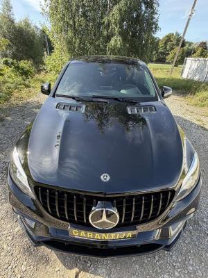 Melns Mercedes-Benz GLE 43 AMG 2019 Šauļi, ar dzinēja tilpumu 3.00 L un nobraukumu 120 tūkst. km par 38000 €, foto 11 vietnē AUTOMOTO.COM.LV