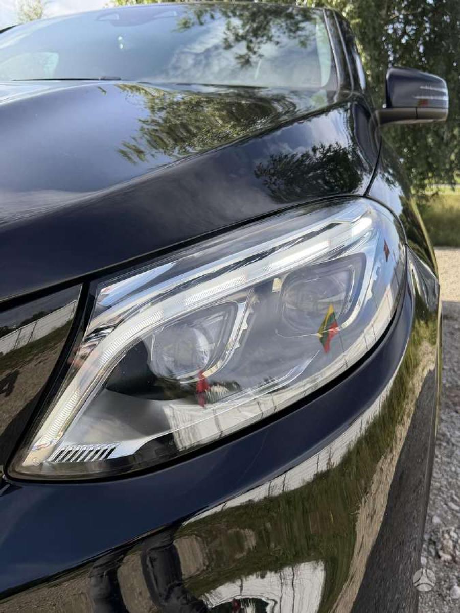 Melns Mercedes-Benz GLE 43 AMG 2019 Šauļi, ar dzinēja tilpumu 3.00 L un nobraukumu 120 tūkst. km par 38000 €, foto 16 vietnē AUTOMOTO.COM.LV