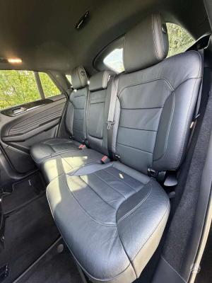 Melns Mercedes-Benz GLE 43 AMG 2019 Šauļi, ar dzinēja tilpumu 3.00 L un nobraukumu 120 tūkst. km par 38000 €, foto 24 vietnē AUTOMOTO.COM.LV