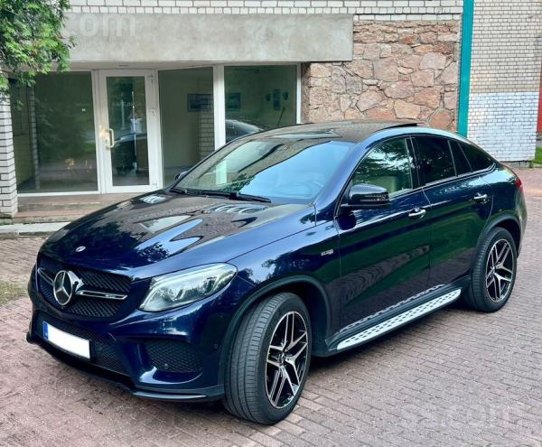 Blue Mercedes-Benz GLE 43 AMG 2018 in Riga, with an engine capacity of 3.00 L and mileage of 155 thousand km for 31400 €, photo 5 on AUTOMOTO.COM.LV