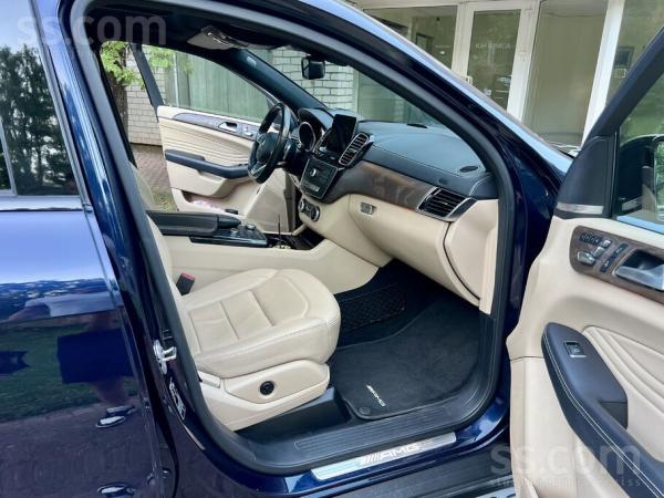 Blue Mercedes-Benz GLE 43 AMG 2018 in Riga, with an engine capacity of 3.00 L and mileage of 155 thousand km for 31400 €, photo 10 on AUTOMOTO.COM.LV