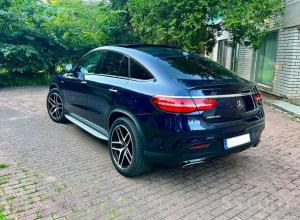 Синий Мерседес GLE 43 AMG 2018 в Рига, объемом двигателя 3.00 л и пробегом 155 тыс. км за 31400 €, фото 8 на AUTOMOTO.COM.LV