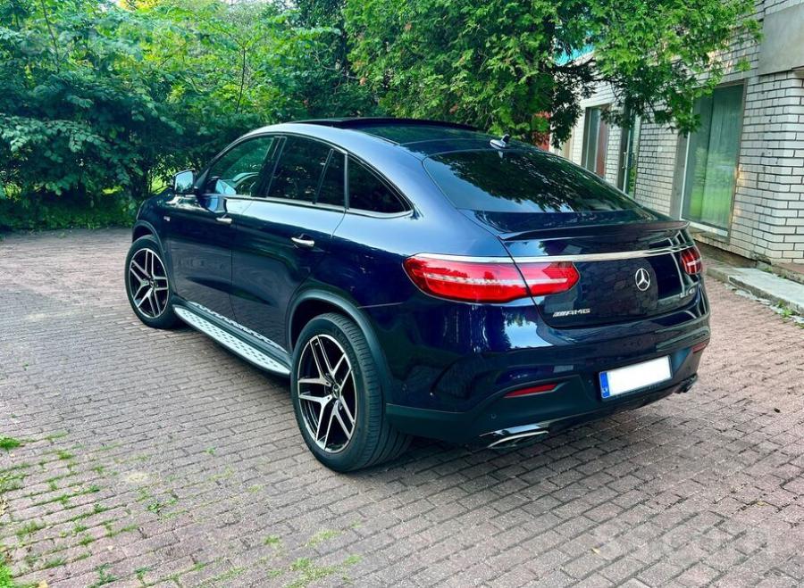 Синий Мерседес GLE 43 AMG 2018 в Рига, объемом двигателя 3.00 л и пробегом 155 тыс. км за 31400 €, фото 8 на AUTOMOTO.COM.LV