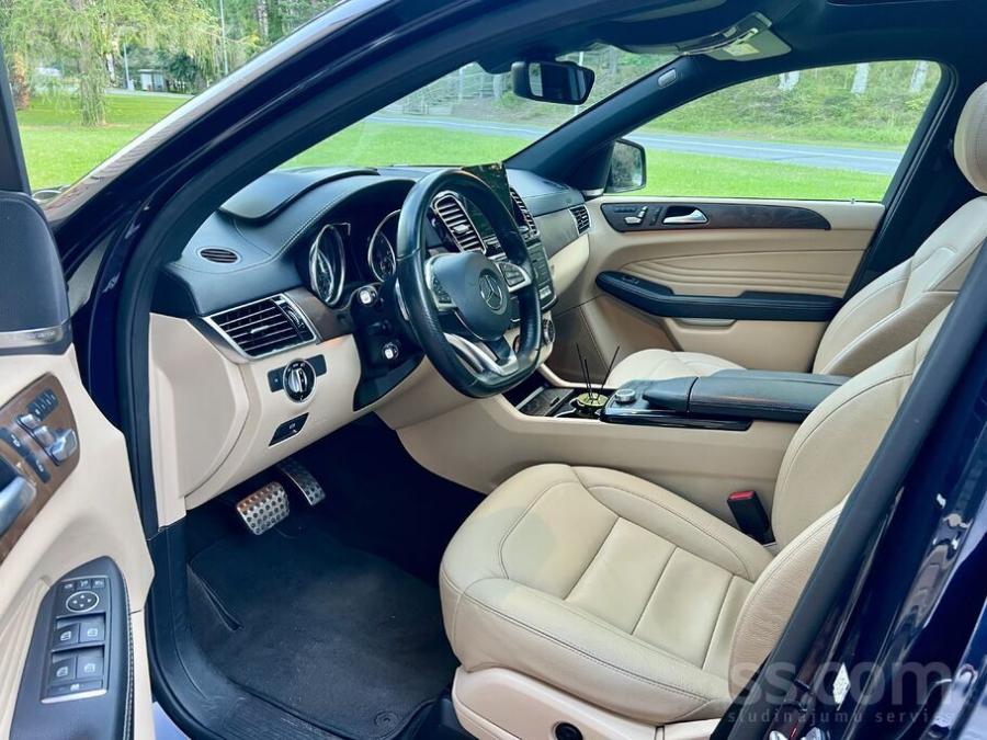 Синий Мерседес GLE 43 AMG 2018 в Рига, объемом двигателя 3.00 л и пробегом 155 тыс. км за 31400 €, фото 10 на AUTOMOTO.COM.LV