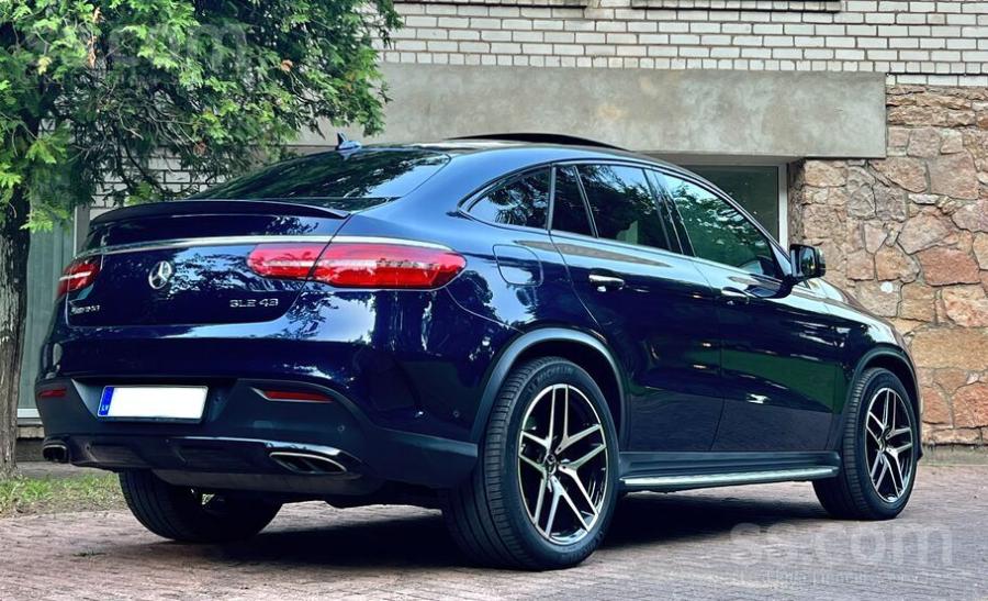 Синий Мерседес GLE 43 AMG 2018 в Рига, объемом двигателя 3.00 л и пробегом 156 тыс. км за 31400 €, фото 7 на AUTOMOTO.COM.LV