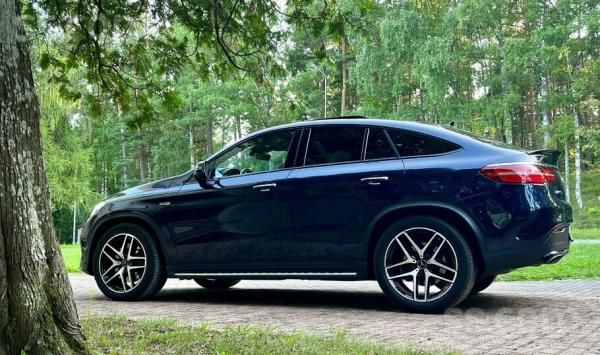 Zils Mercedes-Benz GLE 43 AMG 2018 Rīga, ar dzinēja tilpumu 3.00 L un nobraukumu 156 tūkst. km par 31400 €, foto 8 vietnē AUTOMOTO.COM.LV