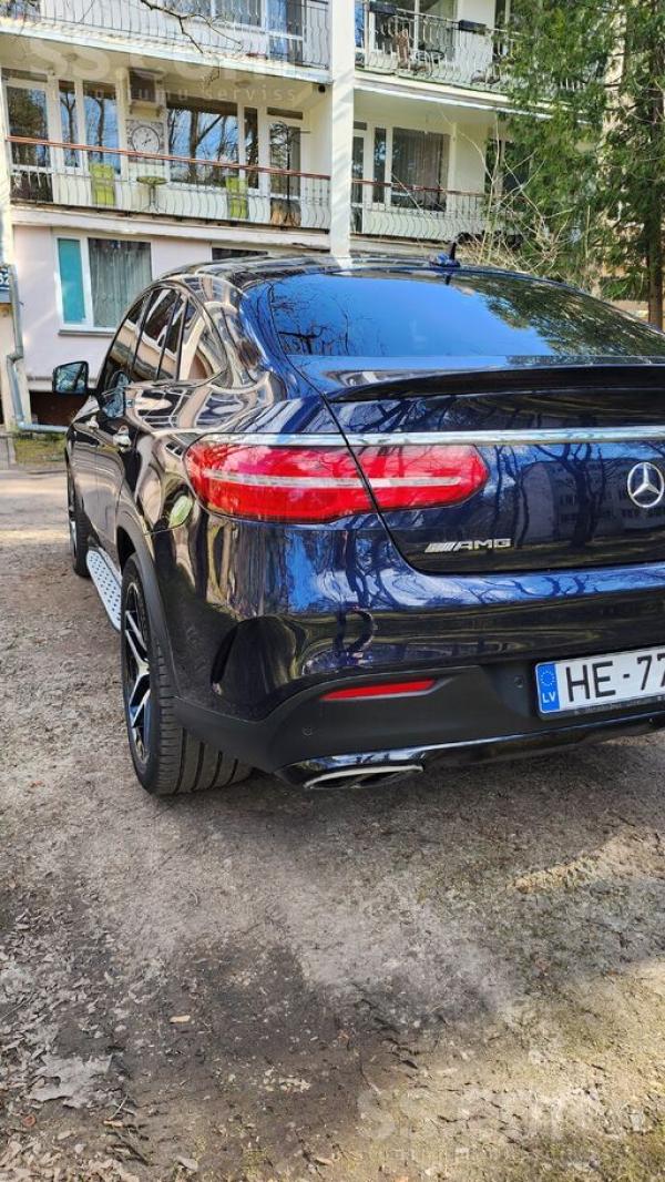 Синий Мерседес GLE 43 AMG 2018 в Юрмала, объемом двигателя 2.90 л и пробегом 154 тыс. км за 31000 €, фото 1 на AUTOMOTO.COM.LV