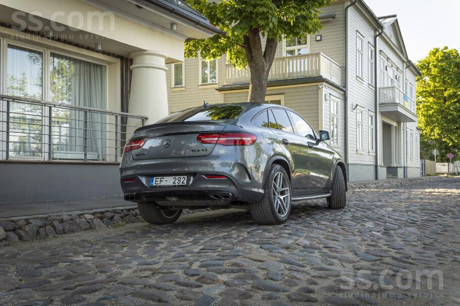 Серый Мерседес GLE 43 AMG 2017 в Рига, объемом двигателя 3.00 л и пробегом 152 тыс. км за 33900 €, фото 3 на AUTOMOTO.COM.LV