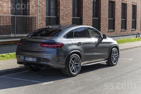 Серый Мерседес GLE 43 AMG 2017 в Рига, объемом двигателя 3.00 л и пробегом 152 тыс. км за 33900 €, фото 5 на AUTOMOTO.COM.LV