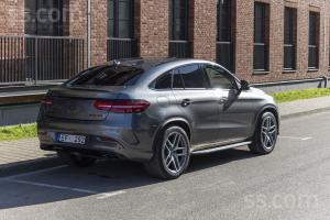 Серый Мерседес GLE 43 AMG 2017 в Рига, объемом двигателя 3.00 л и пробегом 152 тыс. км за 33900 €, фото 6 на AUTOMOTO.COM.LV