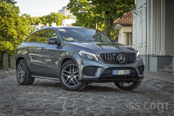 Серый Мерседес GLE 43 AMG 2017 в Рига, объемом двигателя 3.00 л и пробегом 152 тыс. км за 32500 €, фото 1 на AUTOMOTO.COM.LV