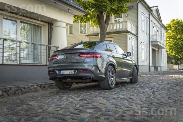 Серый Мерседес GLE 43 AMG 2017 в Рига, объемом двигателя 3.00 л и пробегом 152 тыс. км за 32500 €, фото 2 на AUTOMOTO.COM.LV