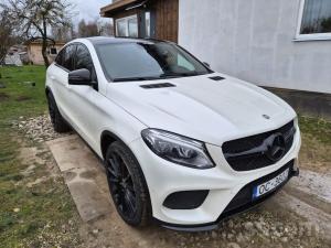 White Mercedes-Benz GLE 43 AMG 2017 in Riga, with an engine capacity of 3.00 L and mileage of 301 thousand km for 23500 €, photo  on AUTOMOTO.COM.LV