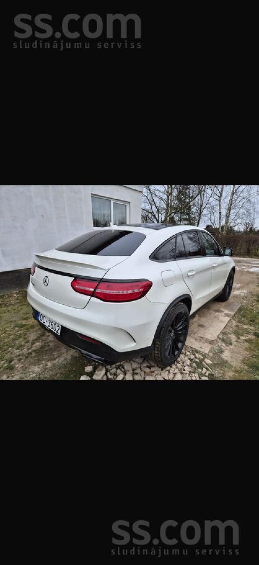 White Mercedes-Benz GLE 43 AMG 2017 in Riga, with an engine capacity of 3.00 L and mileage of 301 thousand km for 23500 €, photo 4 on AUTOMOTO.COM.LV