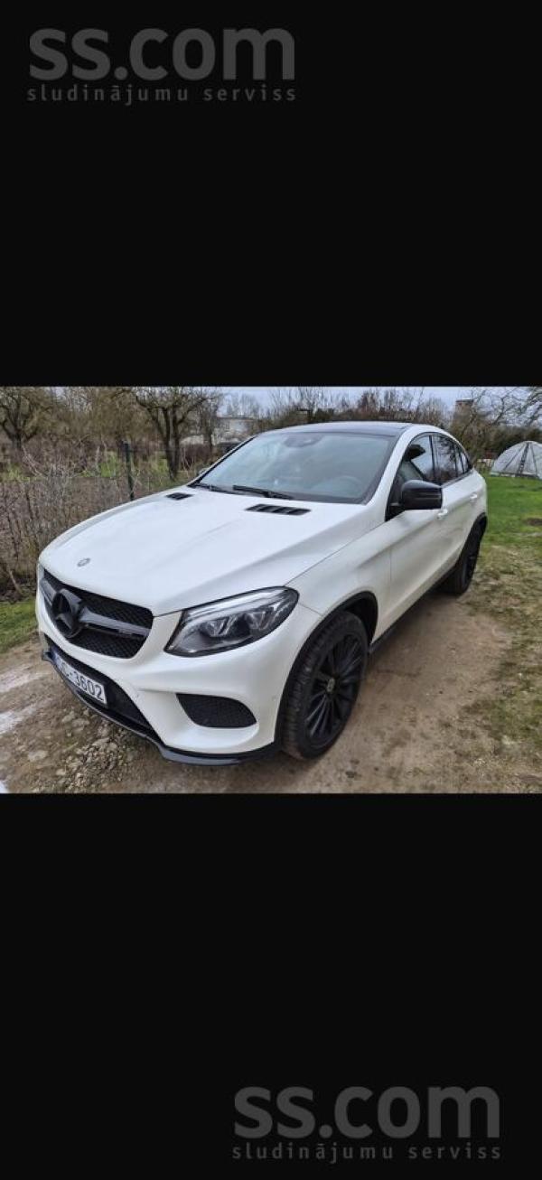 White Mercedes-Benz GLE 43 AMG 2017 in Riga, with an engine capacity of 3.00 L and mileage of 301 thousand km for 23500 €, photo 4 on AUTOMOTO.COM.LV