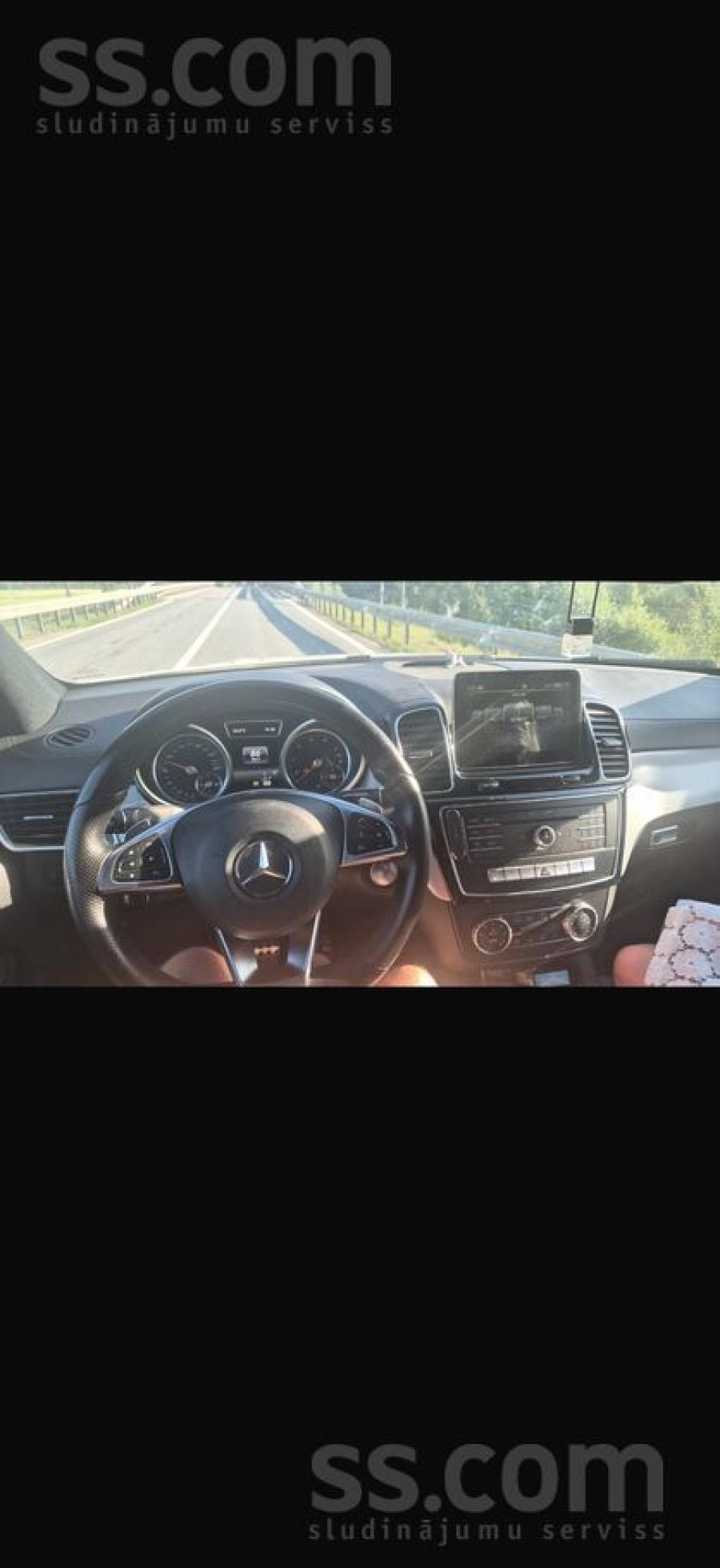 White Mercedes-Benz GLE 43 AMG 2017 in Riga, with an engine capacity of 3.00 L and mileage of 301 thousand km for 23500 €, photo 7 on AUTOMOTO.COM.LV